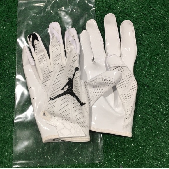 Jordan | Accessories | New Jordan Vapor Knit Wr Football Gloves Large ...